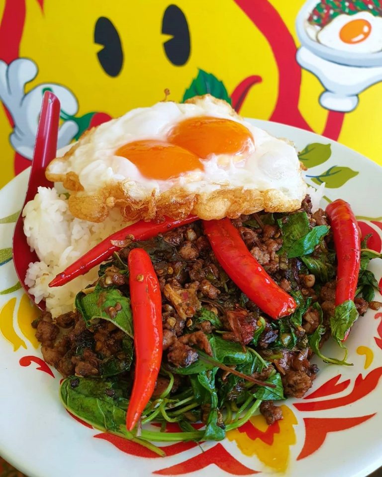Phed Mark: A Popular Restaurant In Bangkok That Specializes In Pad ...
