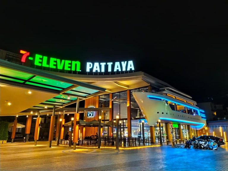 Thailand's Largest 7-Eleven Is Located In Pattaya Boasting 2-Storeys ...